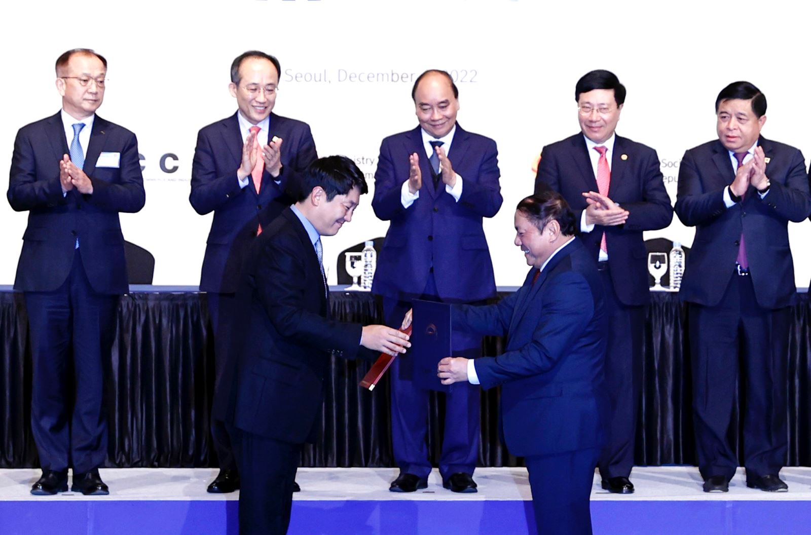 Tiếp Tục Các Hoạt động Trong Khuôn Khổ Chuyến Thăm Chính Thức Hàn Quốc